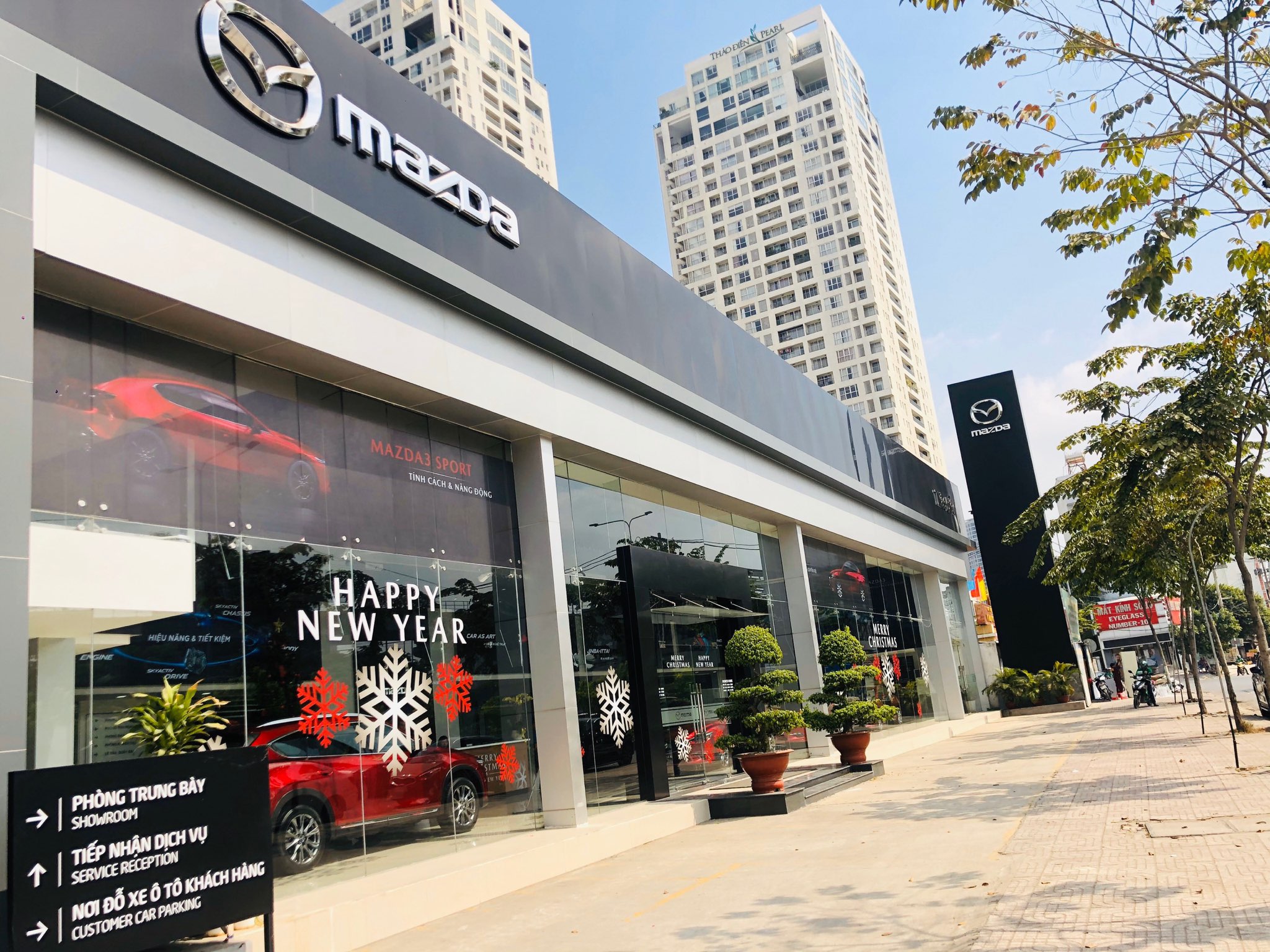 Mazda Việt Nam khai trương showroom tại Thảo Điền | Mazda Việt Nam